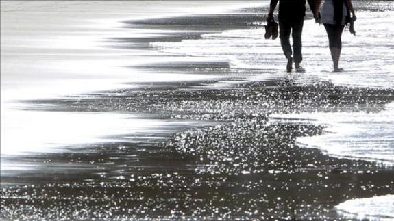 Pasear por la orilla del mar, el agua salada y el Sol, fórmula mágica ...